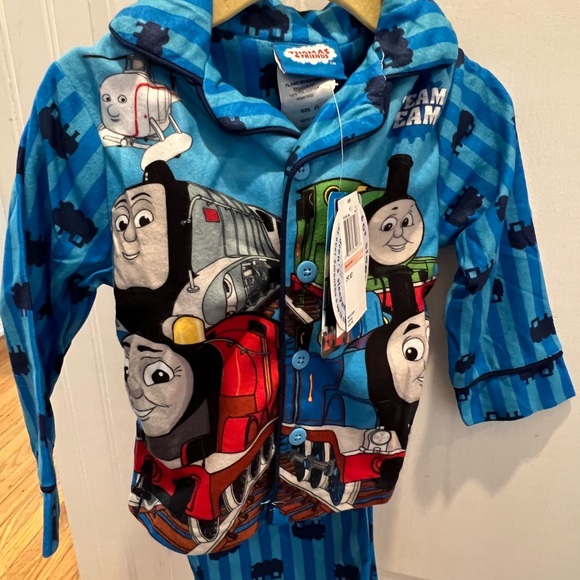 Thomas & Friends | Pajamas | Nwt Thomas The Tank Engine Train Pajamas 2 ...